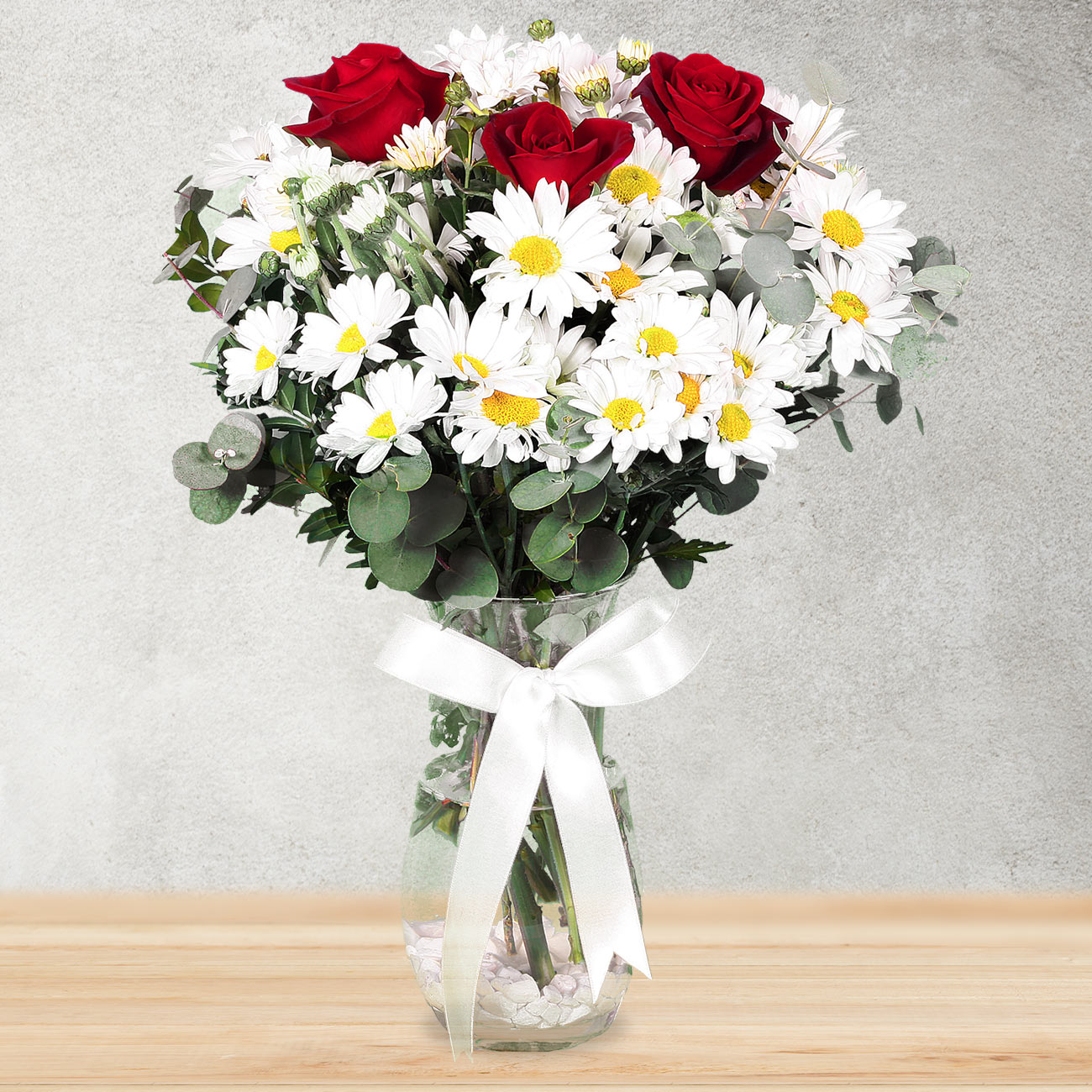 Send flowers Turkey, Chrysanthemums and Red Roses from 13USD